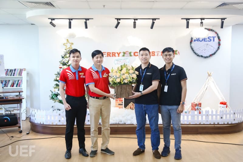 FIT Company Tour 2023 tiếp tục mang đến những trải nghiệm thực tiễn cho UEFers tại công ty AGEST